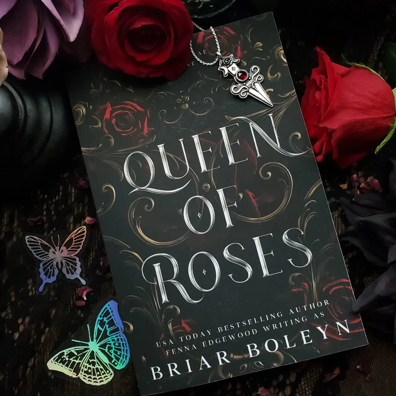 Review I Queen of Roses Blood of a Fae Series – Luna Fae Jewelry